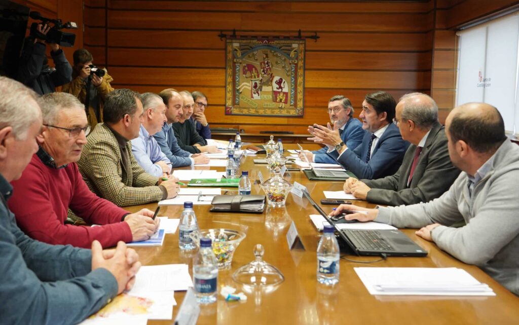 Junta y OPAS exigen a Ribera que derogue "de inmediato" la ...