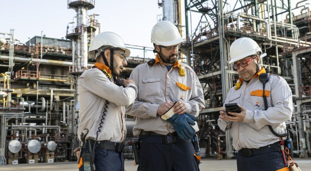 Repsol pone en marcha la compra de acciones para empleados - Radio ...